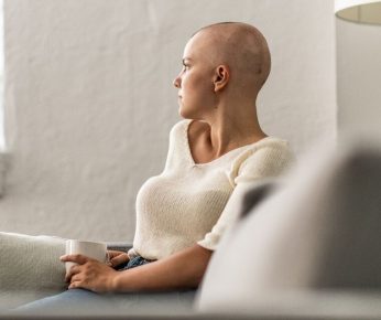 Alopecia Universal en hombres y mujeres: Qué es + Causas